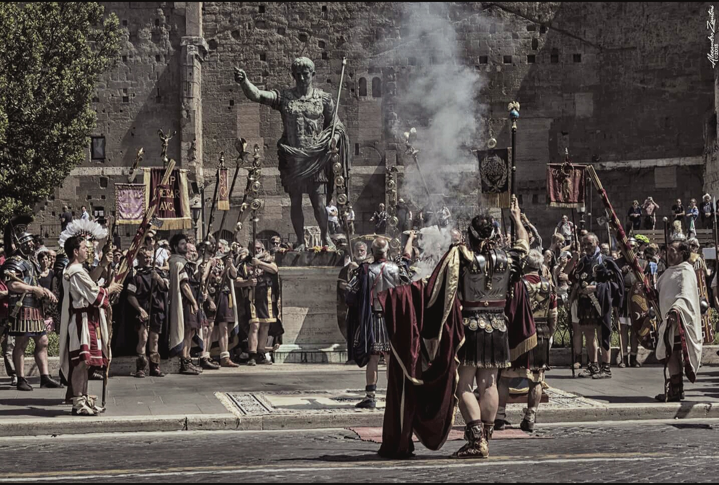 L'or et la pourpre - Objets de pouvoir et hauts dignitaires à la cour ...